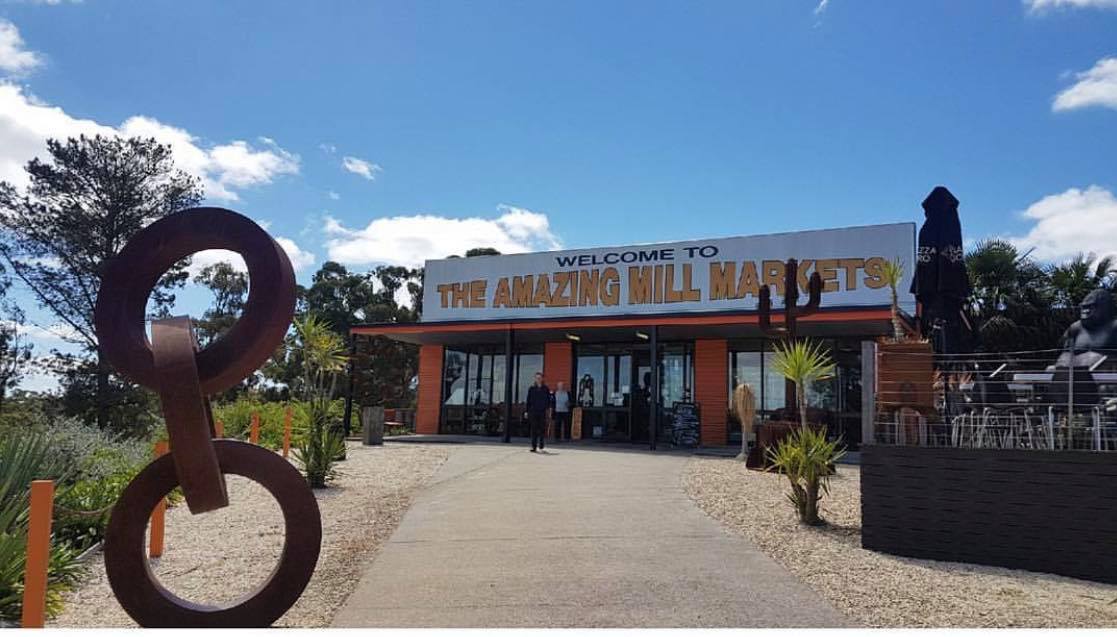 Daylesford Vintage Fashion | Antiques | Memorabilia