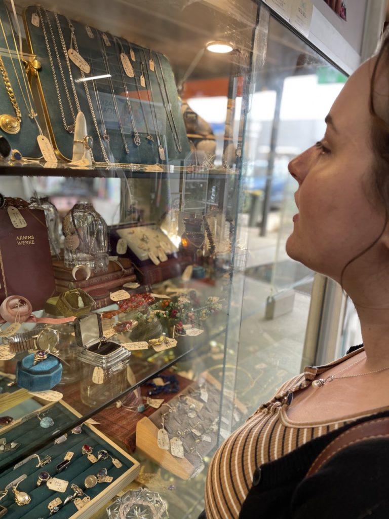Geelong Vintage Clothing | Collectables | Antiques